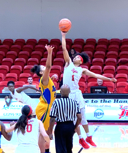 Lady Jets win hard-fought battle over Southern Crescent | Americus ...