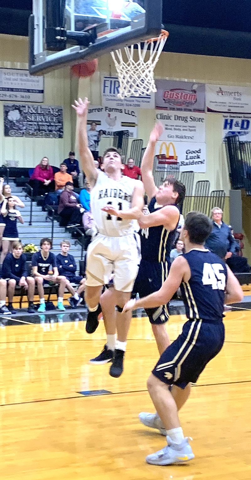 Third-quarter three-point barrage propels Raiders to big victory ...